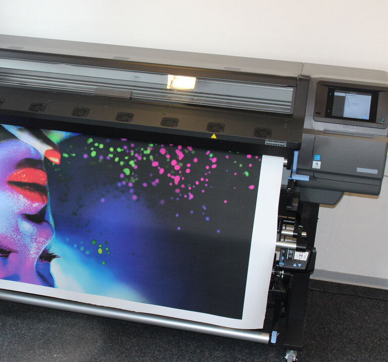 Water-based coating for digital printing | Follmann